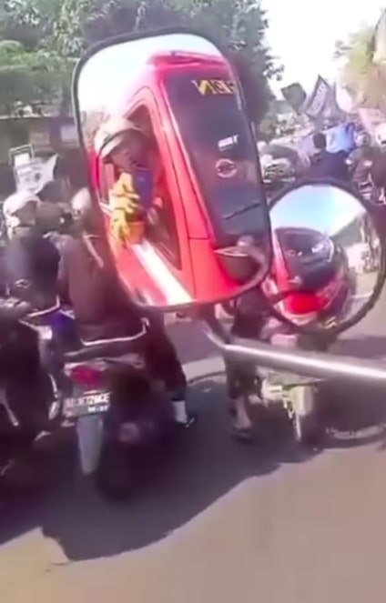 Viral Konvoi Motor Halangi Mobil Damkar, Ini 7 Kendaraan Prioritas di Jalan